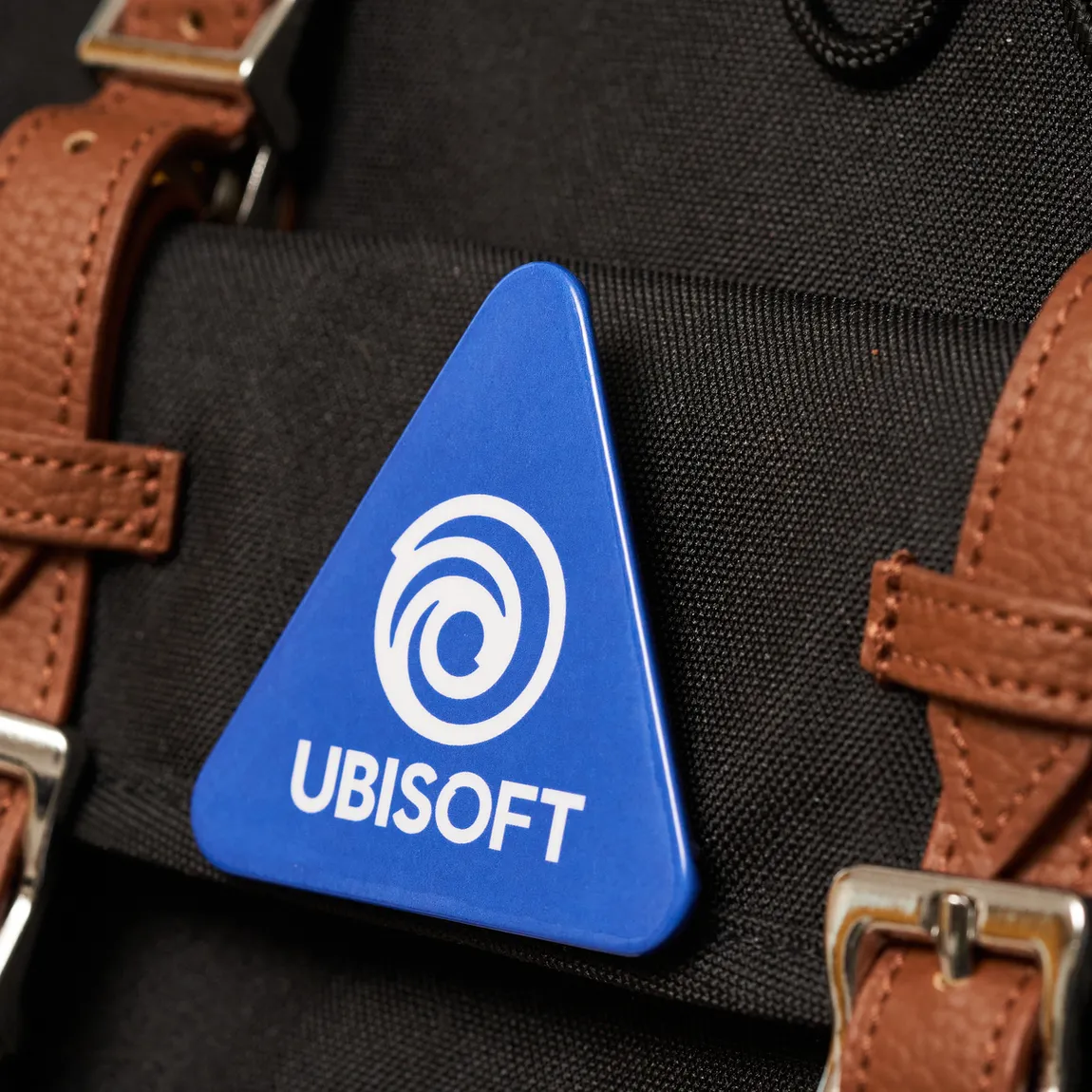 Buttons - Custom Triangle Button