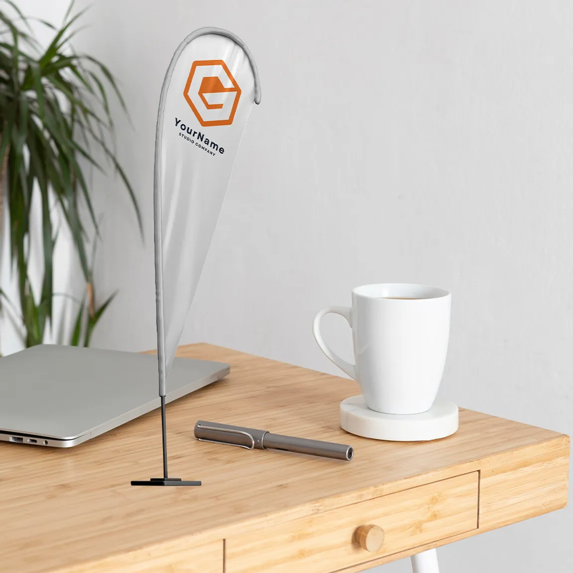 Displays & Banners - Custom Desk Flags